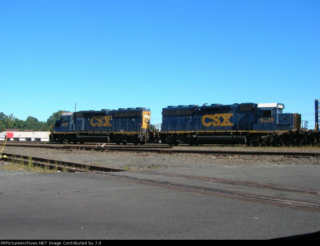CSX 6218 and 6239